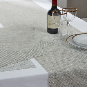Tablecloths & Table Runners - Home Store + More