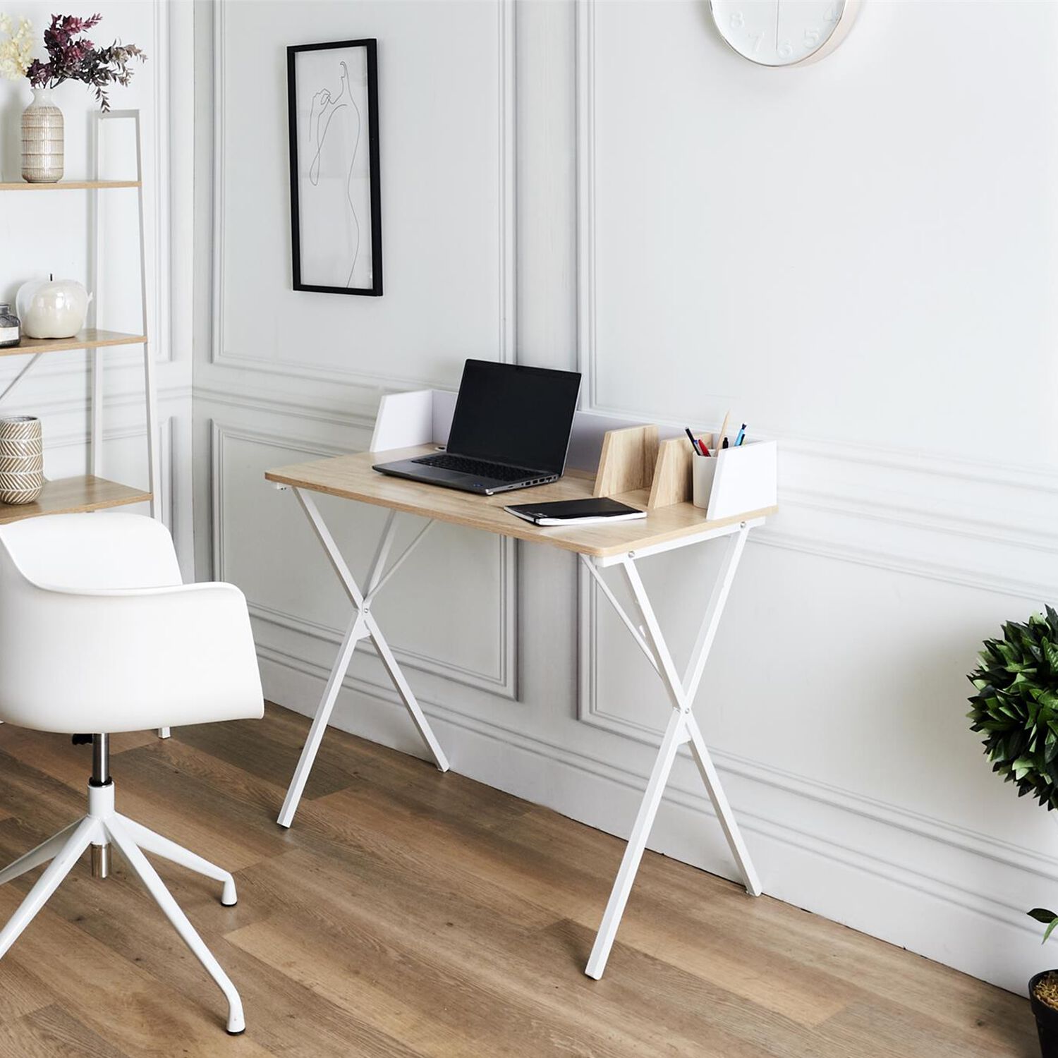 Homestore and more desks store